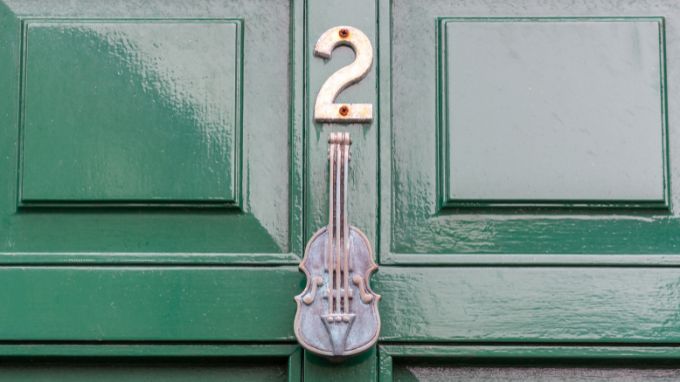 House Number 2 in Numerology: Benefits, Home Decor & More