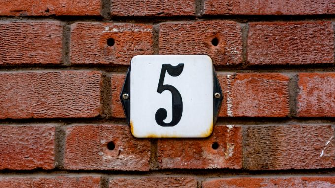 House Number 5 in Numerology: Benefits, Drawbacks,