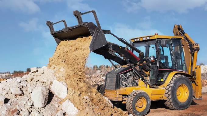 Backhoe Loaders: Uses, Essentials Parts & Importance in Construction