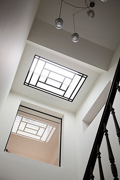 30+ Modern Glass Ceiling Designs: Ideas for Bedroom, Bathroom